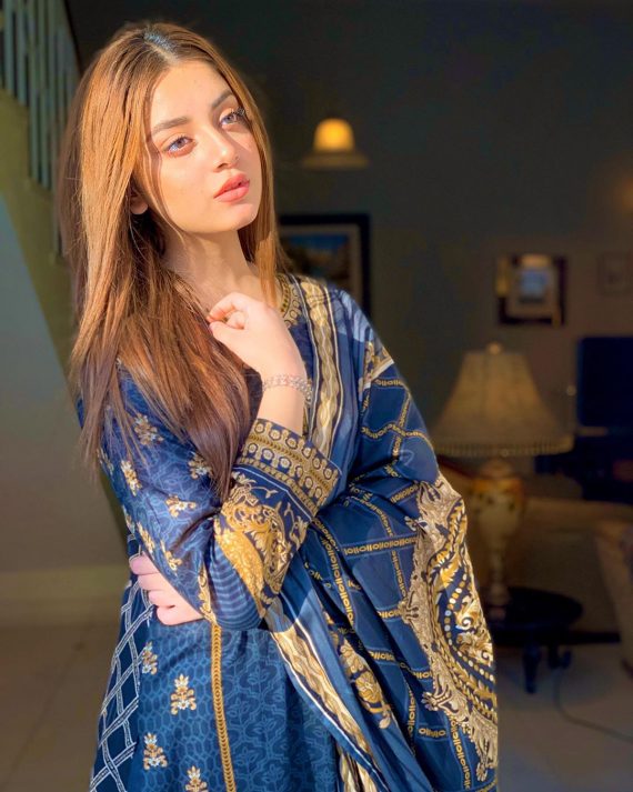 Alizeh Shah's Pictures Before And After Plastic Surgery | Reviewit.pk