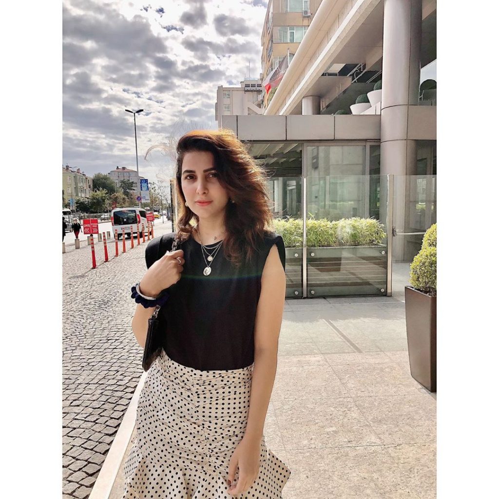 Actress Areeba Habib Beautiful Pictures from Her Trip to Turkey ...