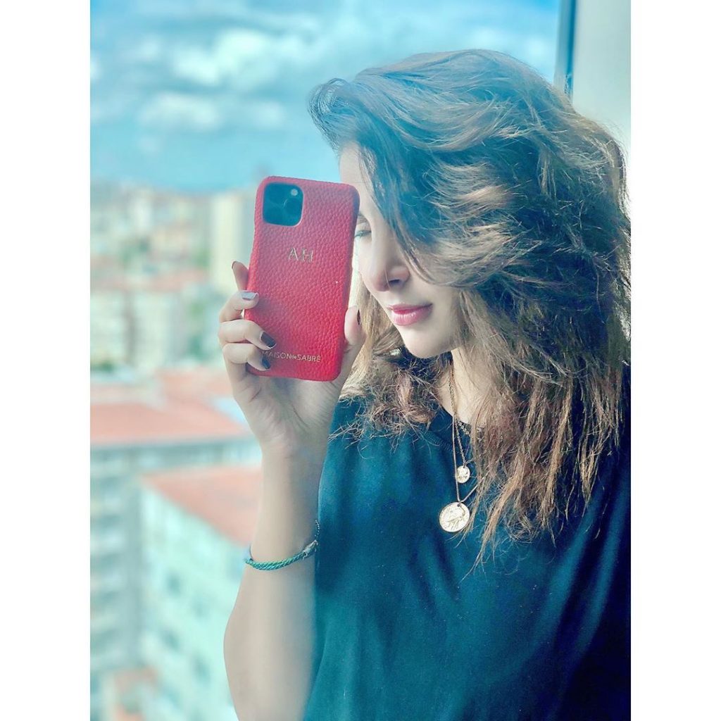 Actress Areeba Habib Beautiful Pictures from Her Trip to Turkey ...