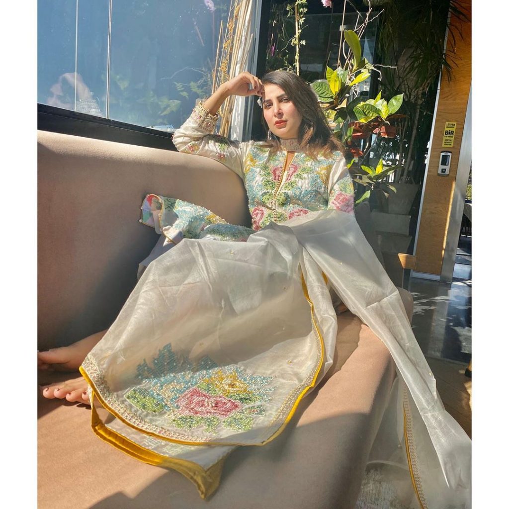 Actress Areeba Habib Beautiful Pictures from Her Trip to Turkey | Reviewit.pk