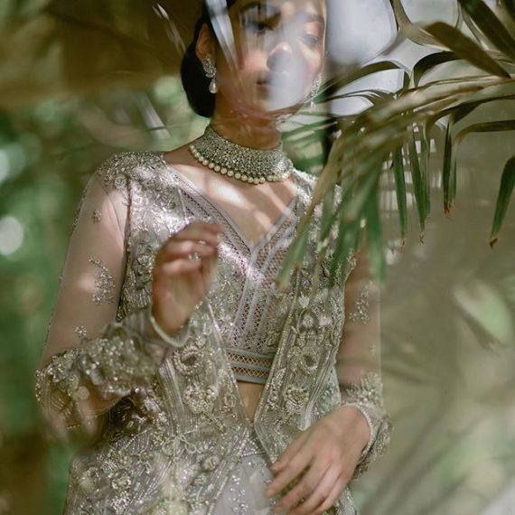 Eman Suleman Looks Gorgeous In Latest Shoot | Reviewit.pk