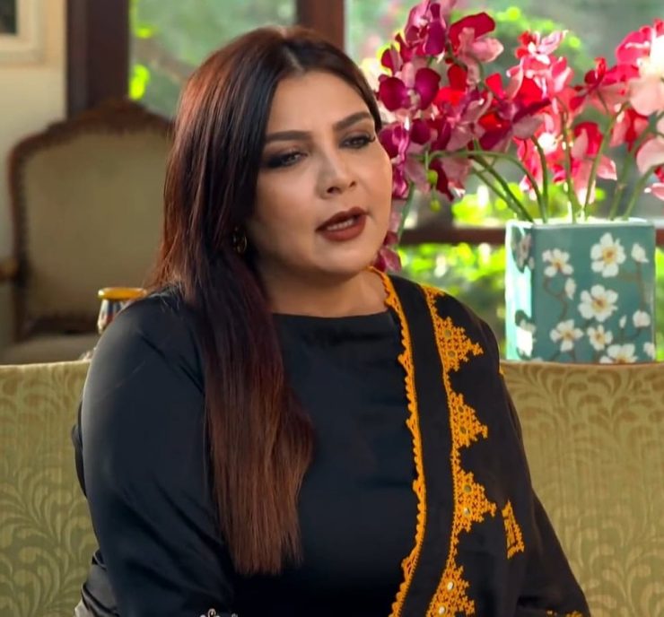 Beautiful Dresses of Faiza Hassan From Drama Serial Nand | Reviewit.pk