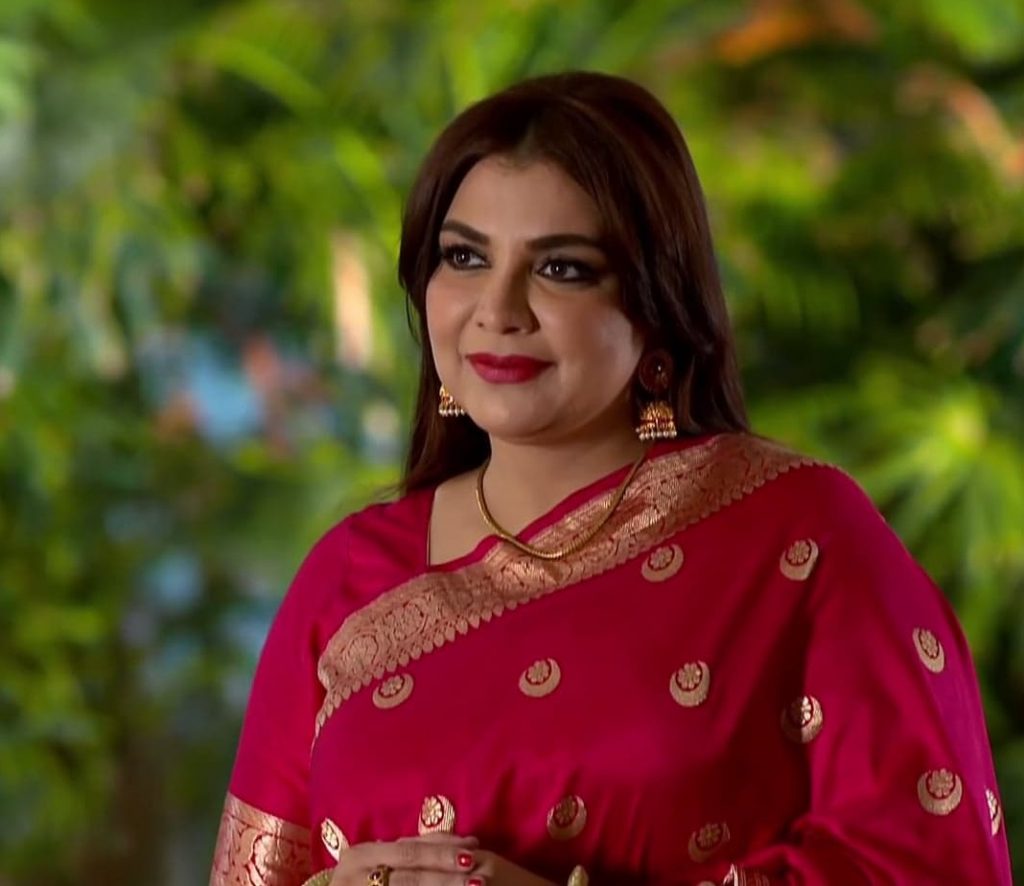 Beautiful Dresses of Faiza Hassan From Drama Serial Nand | Reviewit.pk