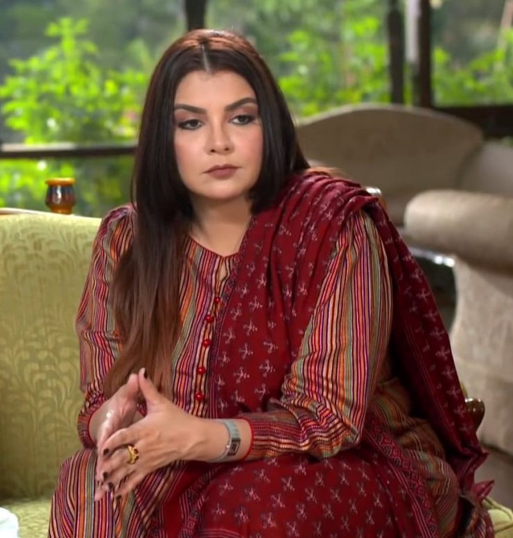 Beautiful Dresses of Faiza Hassan From Drama Serial Nand | Reviewit.pk