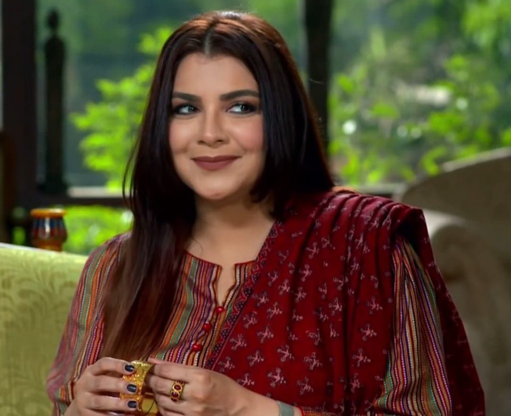 Beautiful Dresses of Faiza Hassan From Drama Serial Nand | Reviewit.pk