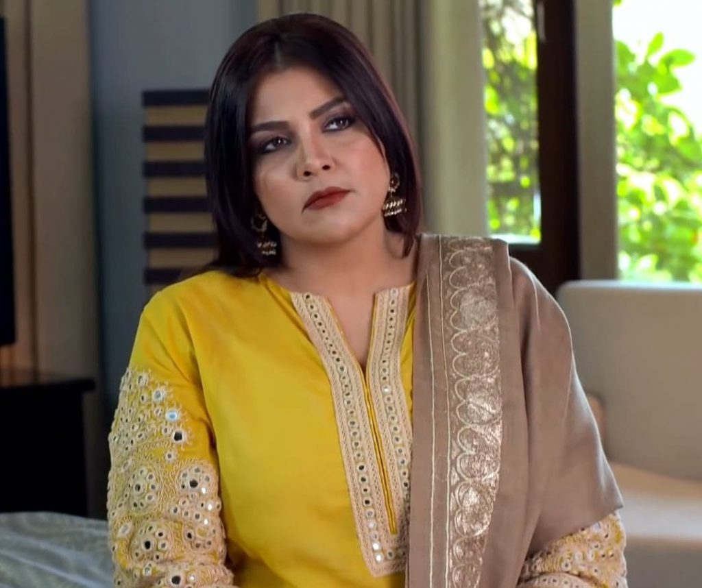 Beautiful Dresses of Faiza Hassan From Drama Serial Nand | Reviewit.pk