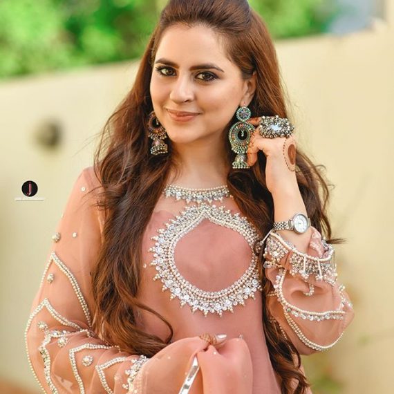 Fatima Effendi Shares Her Diet Plan | Reviewit.pk