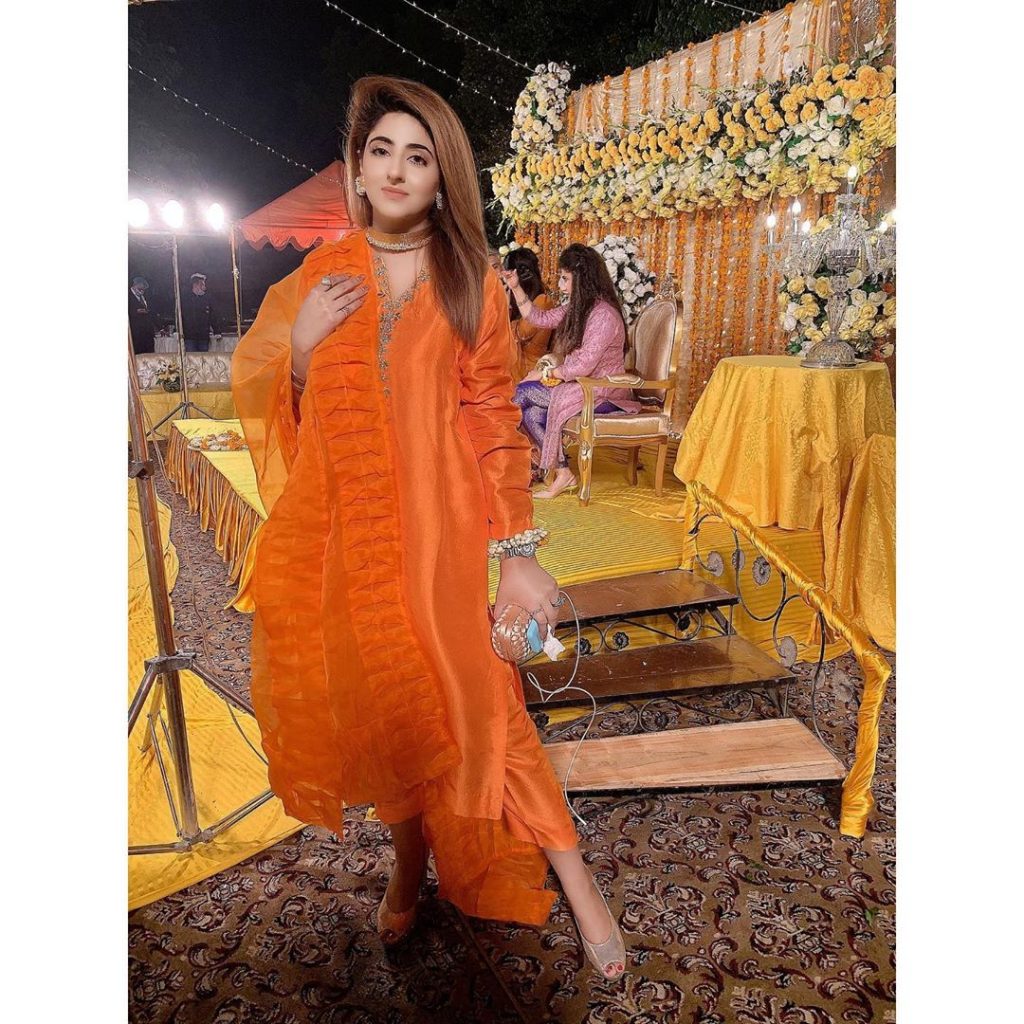 Actress Fatima Sohail is Looking Gorgeous at Friends Wedding | Reviewit.pk