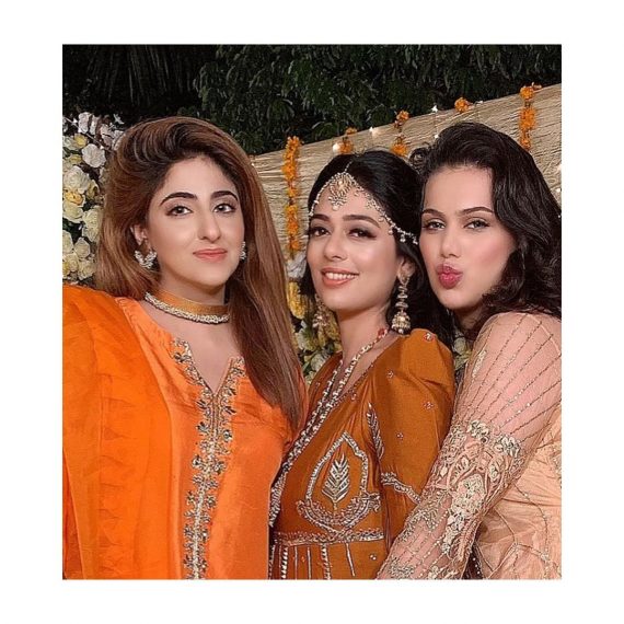 Actress Fatima Sohail at the Wedding of her Friend | Reviewit.pk