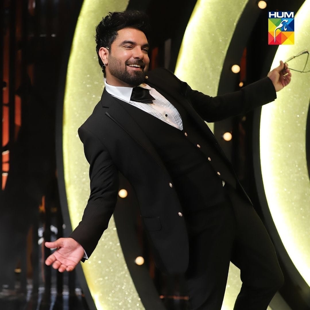 Exclusive Pictures From HUM Social Media Awards | Reviewit.pk