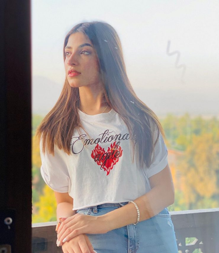 Actress Kinza Hashmi Beautiful Clips from her Trip to Turkey | Reviewit.pk