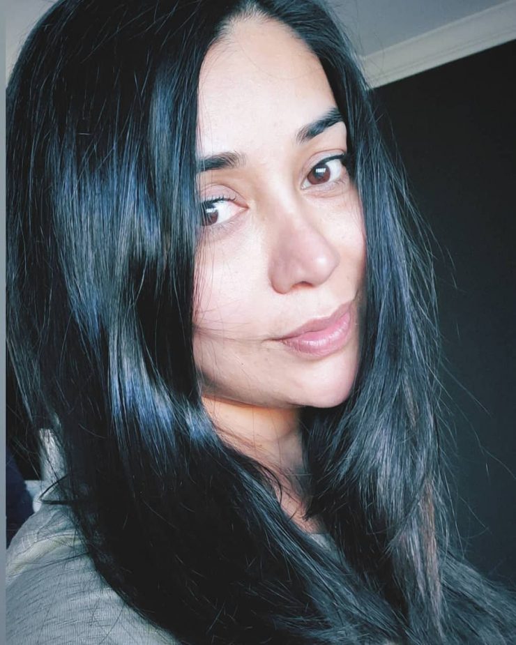 Singer Komal Rizvi Latest Beautiful Photos from USA | Reviewit.pk