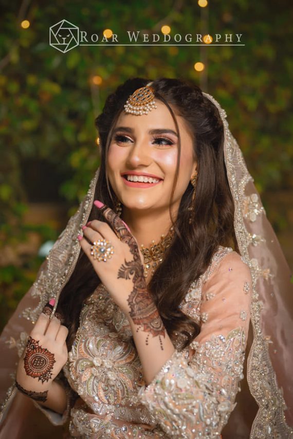 Viral Girl Nimra Ali is Looking Stunning in her Bridal Shoot | Reviewit.pk