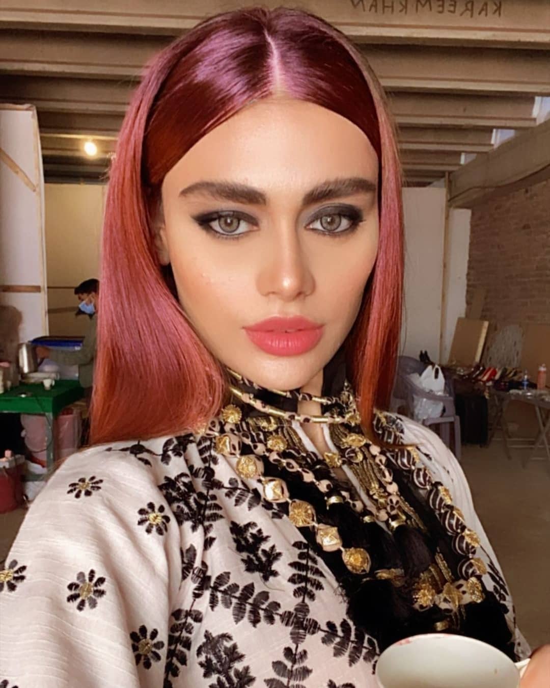 Sadaf Kanwal Trolled On Her Transformation Pictures | Reviewit.pk