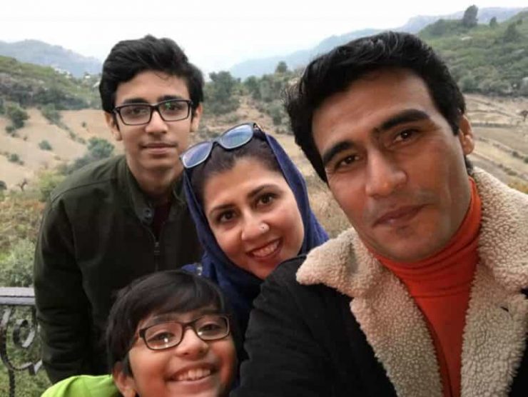 Beautiful Pictures Of Farhan Ally Agha And His Family | Reviewit.pk