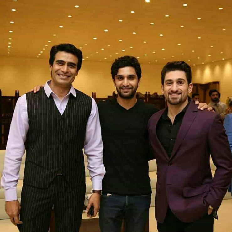 Beautiful Pictures Of Farhan Ally Agha And His Family | Reviewit.pk