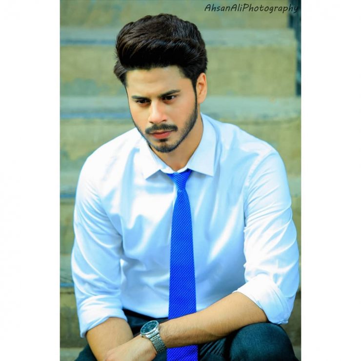 Cool Pictures of Haris Waheed - Latest | Reviewit.pk