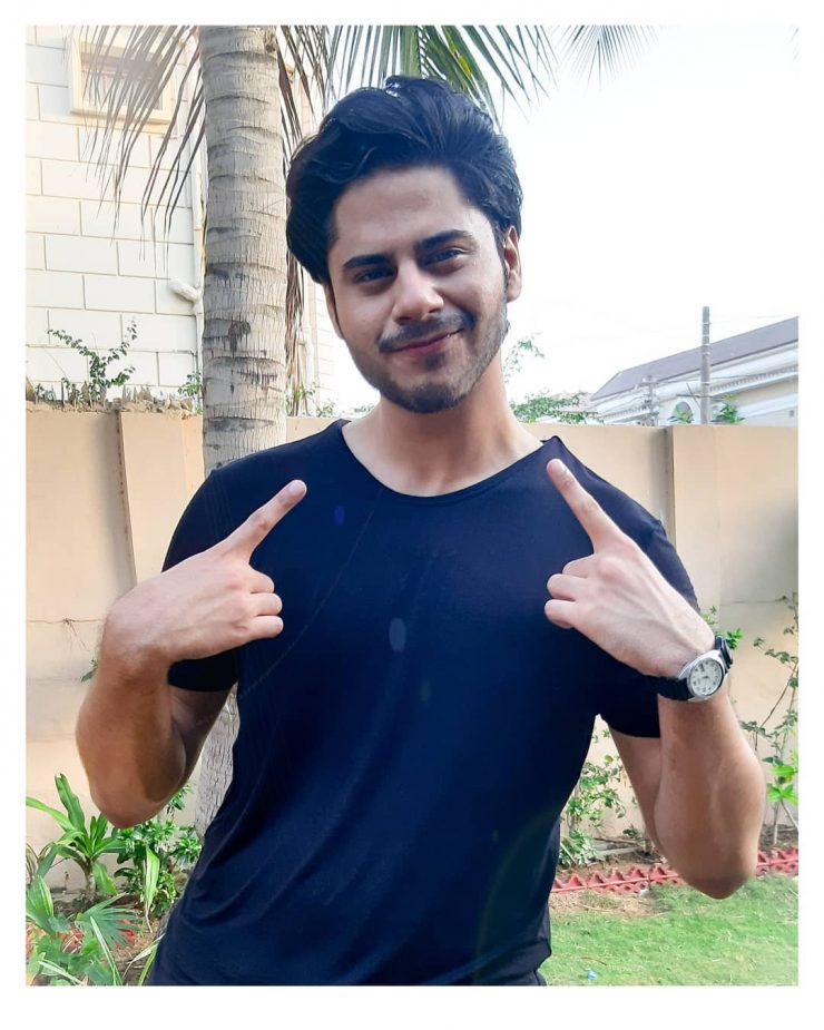 Cool Pictures of Haris Waheed - Latest | Reviewit.pk