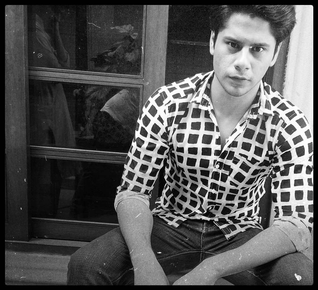 Cool Pictures of Haris Waheed - Latest | Reviewit.pk