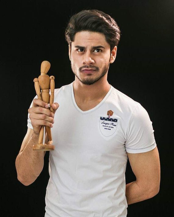 Cool Pictures of Haris Waheed - Latest | Reviewit.pk