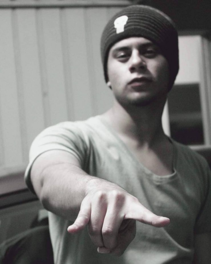 Cool Pictures of Haris Waheed - Latest | Reviewit.pk