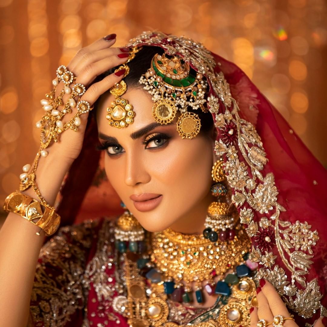 Fiza Ali Chosen As A Model For The Latest Shoot Of Hadiqa Kiani Salon ...