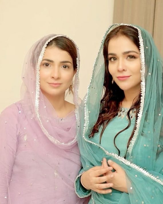 Humaima Malick With Her Sister Dua Visited Orphanage | Reviewit.pk
