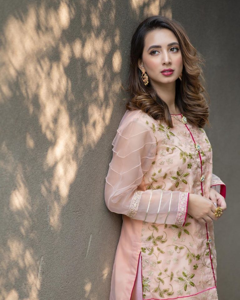 Komal Aziz Khan Talking About Her Character In Raaz-e-Ulfat | Reviewit.pk