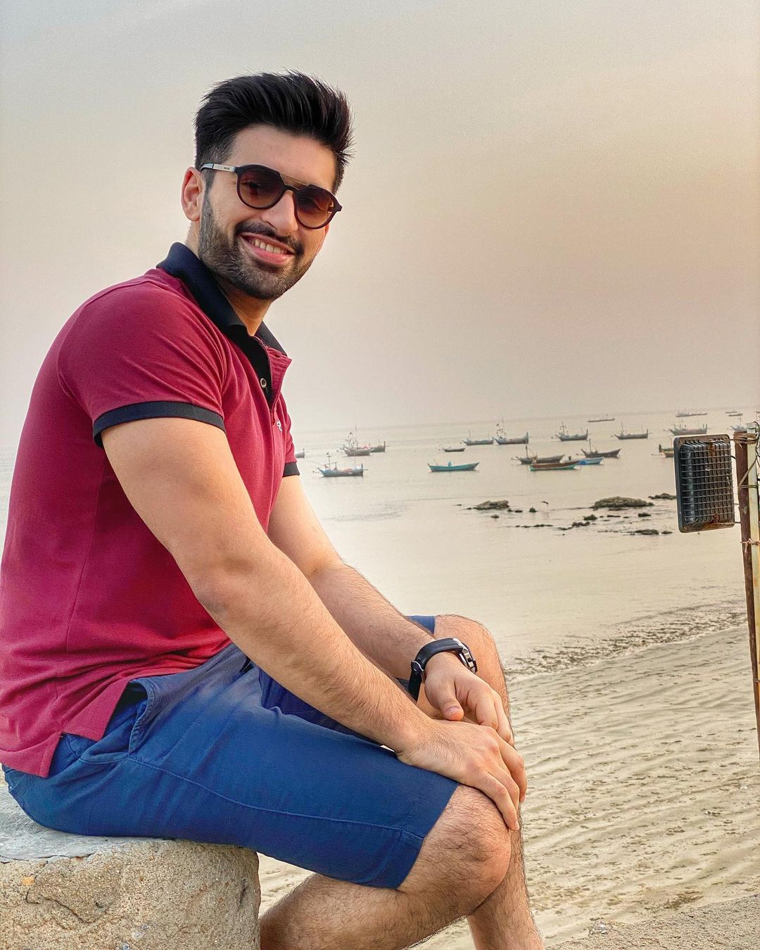 First Look Of Muneeb Butt From Drama Serial Qarar | Reviewit.pk