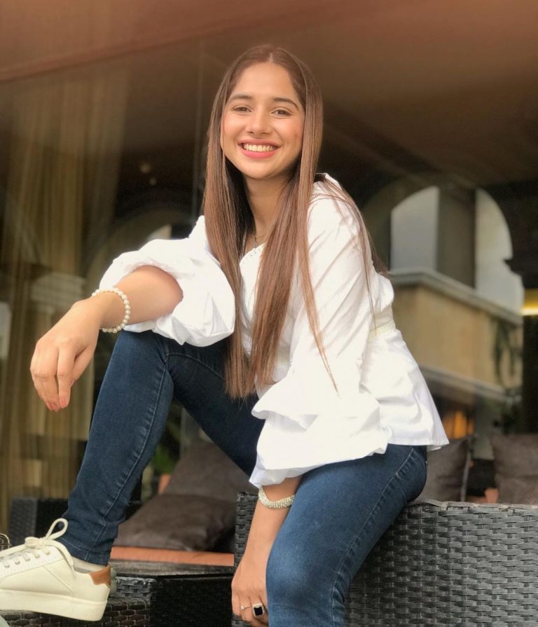 Sabeena Farooq Is Breathtaking In Her Latest Bridal Shoot | Reviewit.pk