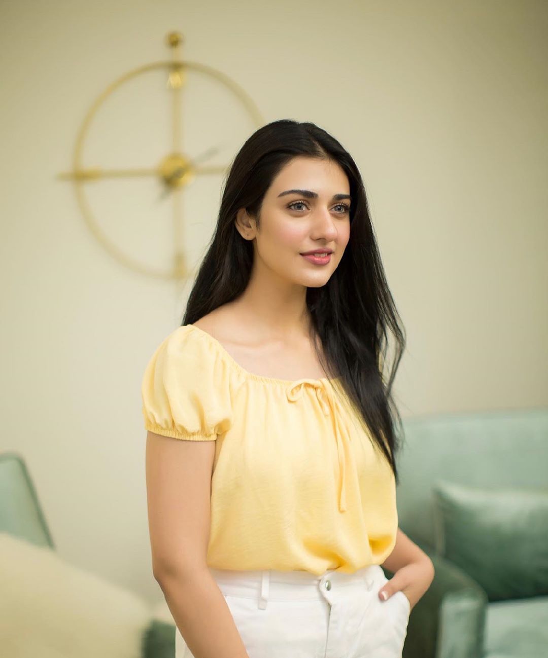 Sarah Khan Is All In For Every Shade Of Yellow This Season | Reviewit.pk