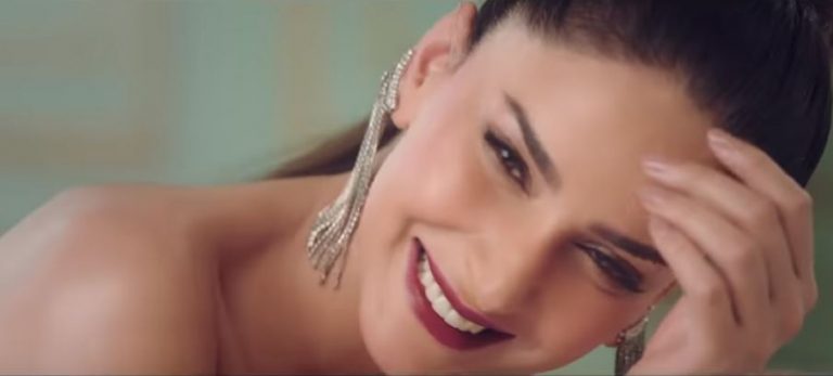 Beautiful Lux Brand Ambassadors of Pakistan | Reviewit.pk