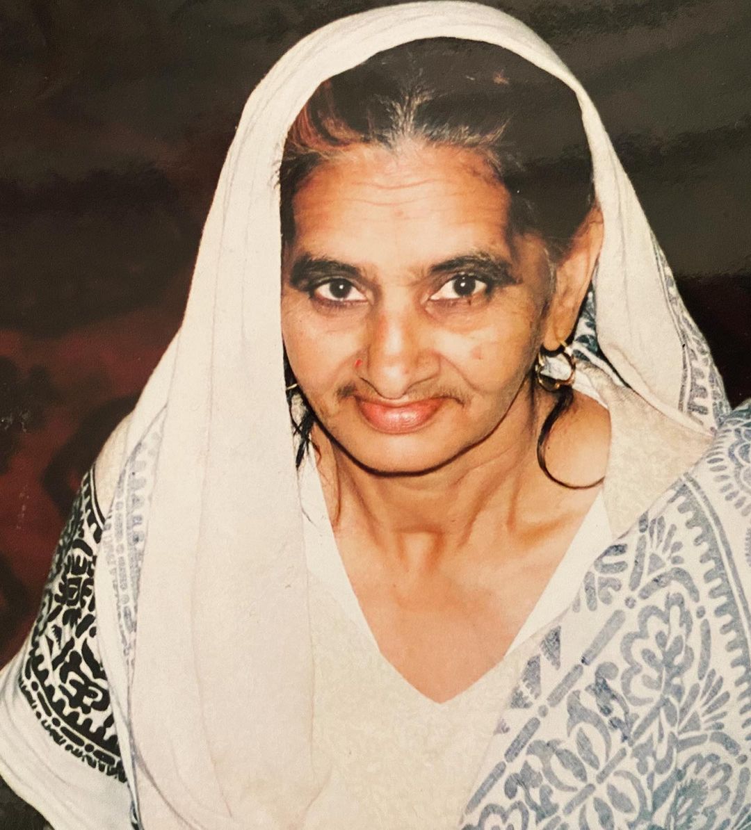 Lovely Photos Of Adnan Malik With His Family | Reviewit.pk