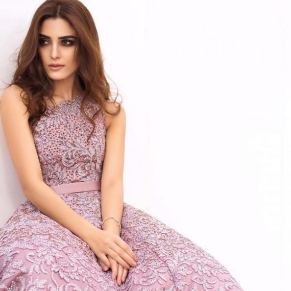 Beautiful Lux Brand Ambassadors of Pakistan | Reviewit.pk