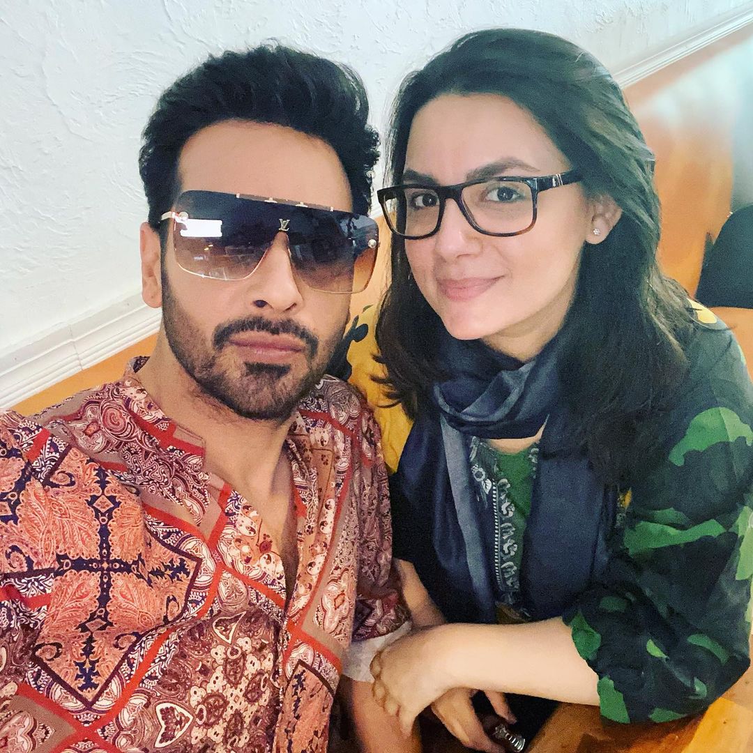 Faisal Qureshi family - 10 Beautiful Pictures | Reviewit.pk