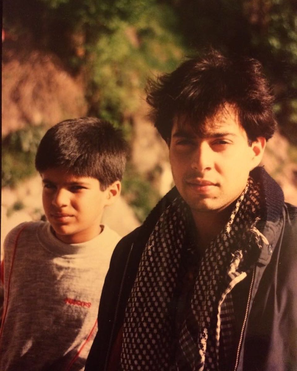 Lovely Photos Of Adnan Malik With His Family | Reviewit.pk