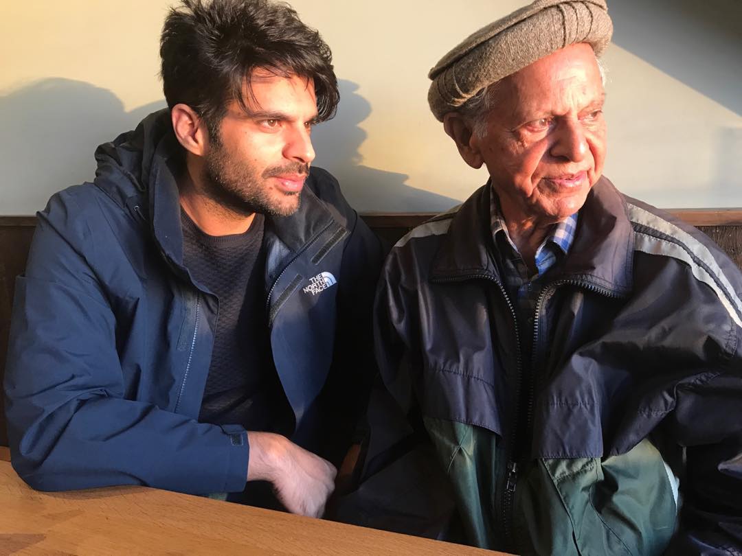 Lovely Photos Of Adnan Malik With His Family | Reviewit.pk