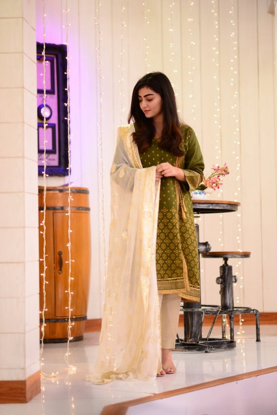 Maha Hasan, Sidra Batool and Komal Meer Pictures from GMP | Reviewit.pk