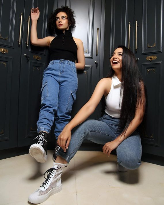 Churails Cast In Real Life | Reviewit.pk