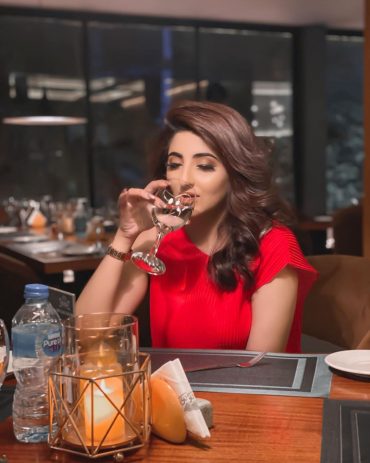 Actress Fatima Sohail Latest Beautiful Clicks with her Son | Reviewit.pk