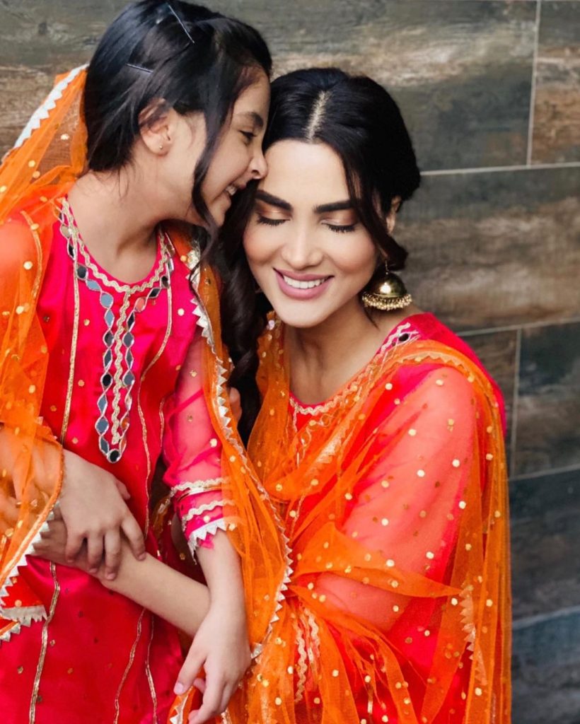 Actress Fiza Ali with her Cute Daughter Faraal - Adorable Pictures ...