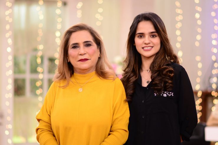 Laila Zuberi and Parveen Akbar Daughters in GMP | Reviewit.pk