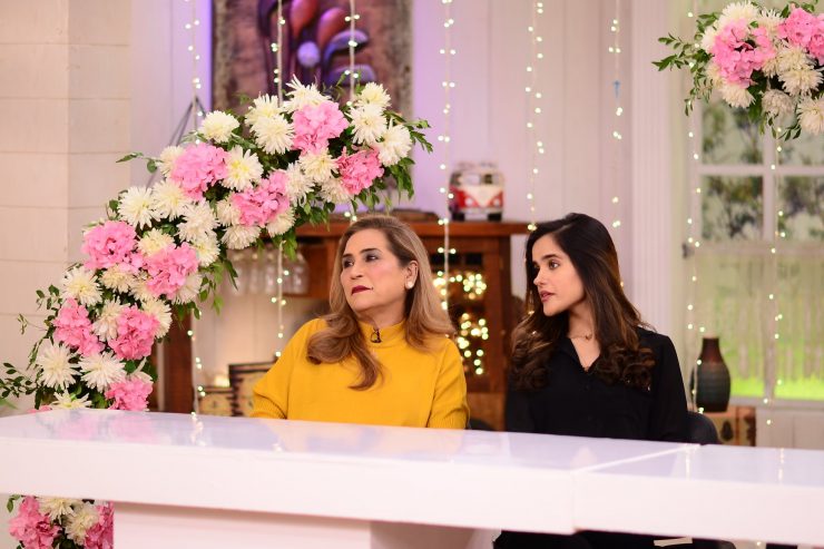 Laila Zuberi and Parveen Akbar Daughters in GMP | Reviewit.pk