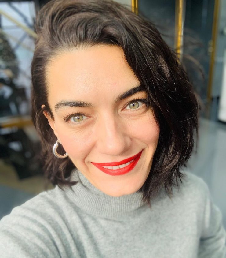 Hande Subasi Unhappy About Criticism From Pakistani Fans | Reviewit.pk