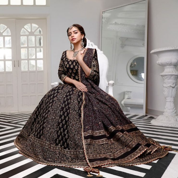 Actress Hina Ashfaq Latest Bridal Photoshoot | Reviewit.pk