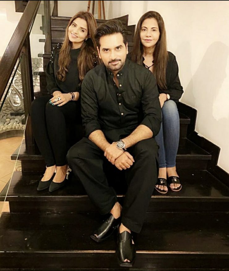Humayun Saeed Family | 10 Beautiful Pictures | Reviewit.pk