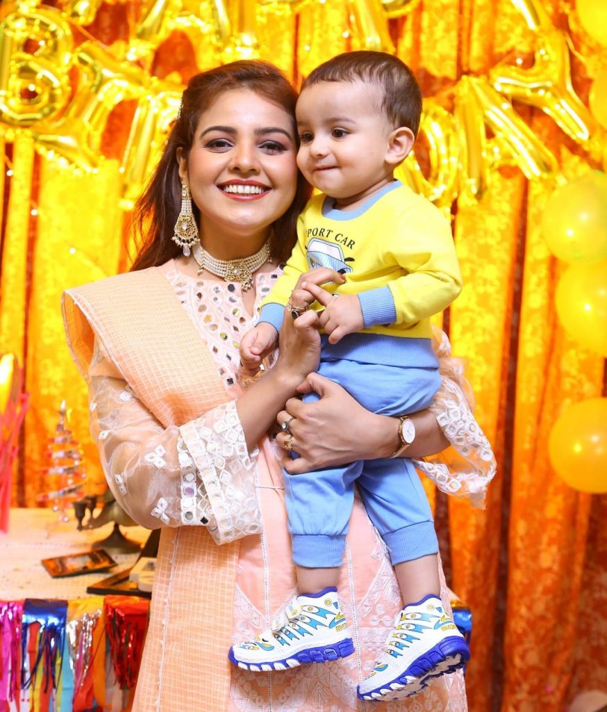 Actress Isha Noor Son First Birthday Pictures | Reviewit.pk