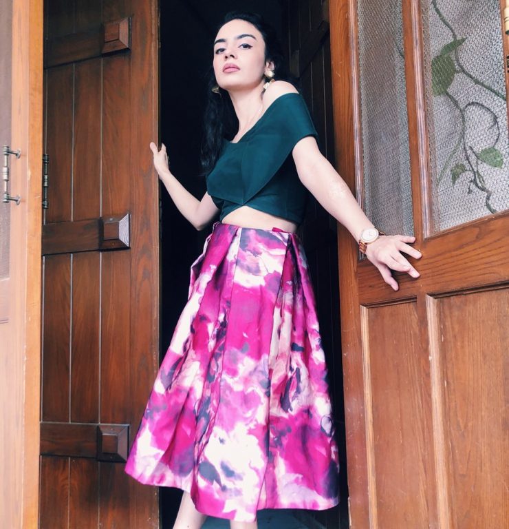 Latest Beautiful Clicks of Talented Actress Mehar Bano | Reviewit.pk