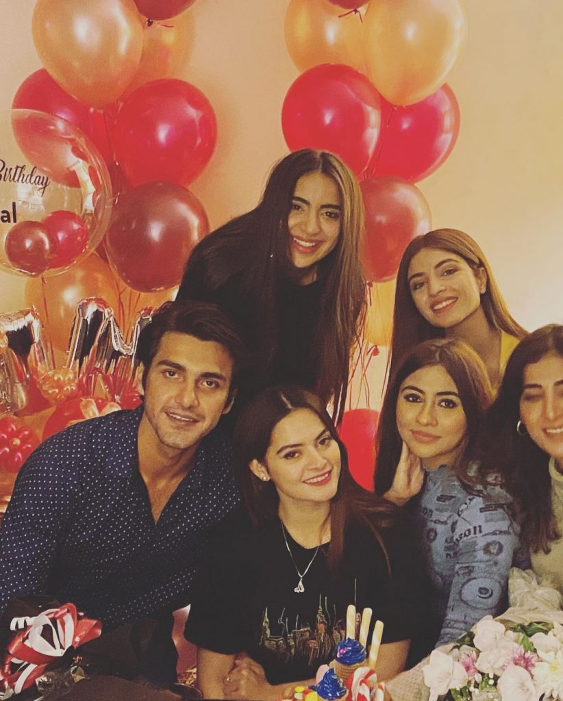 Minal Khan Birthday Pictures with Family and Friends | Reviewit.pk