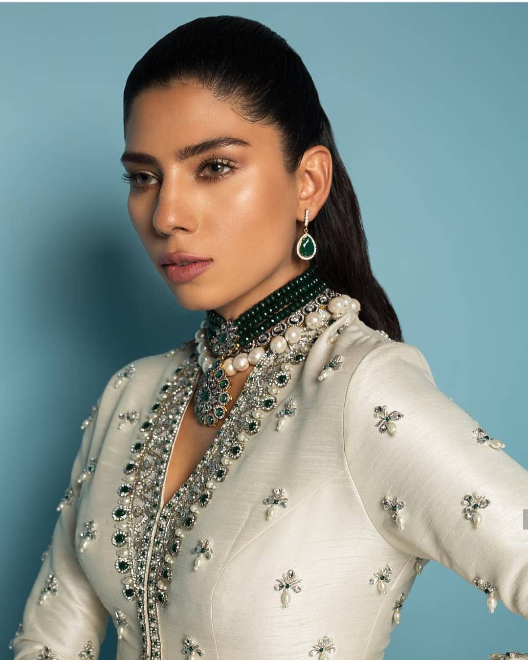 Model Anam Malik Bids Farewell To Showbiz And Embraced Hijab | Reviewit.pk